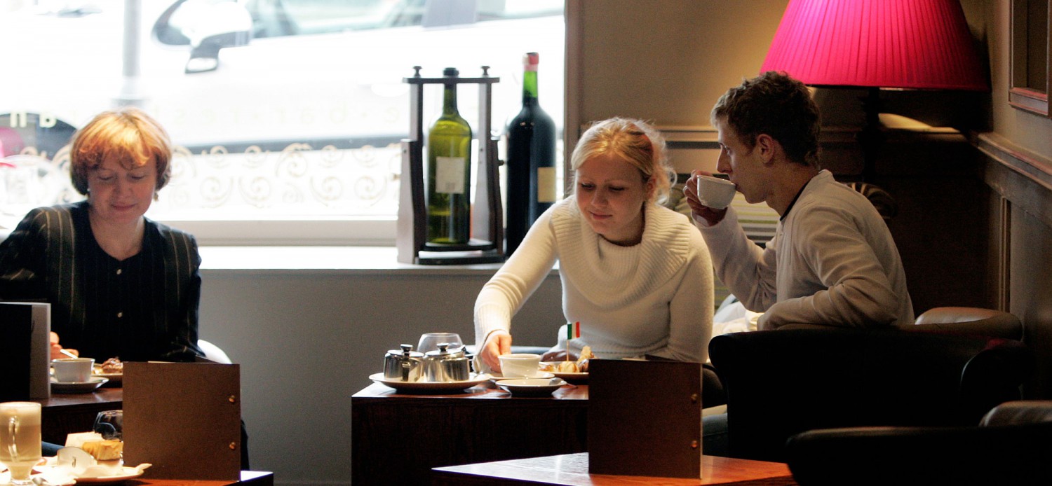 Barleo Cafe Bar Restaurant